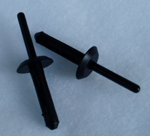 NYLON BLIND RIVET